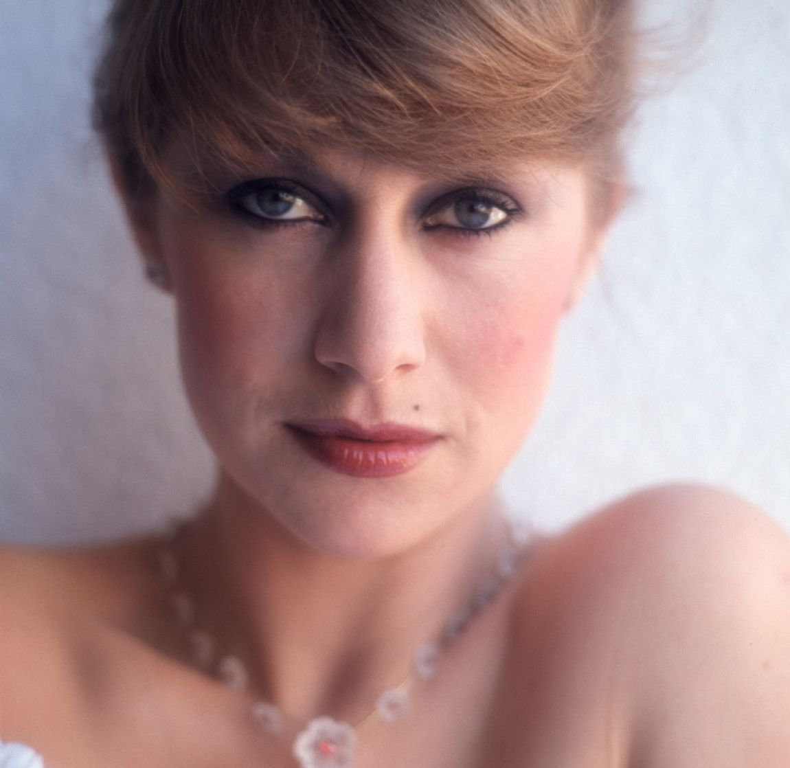 Helen Mirren Photo 55 Of 295 Pics Wallpaper Photo 337102 Theplace2