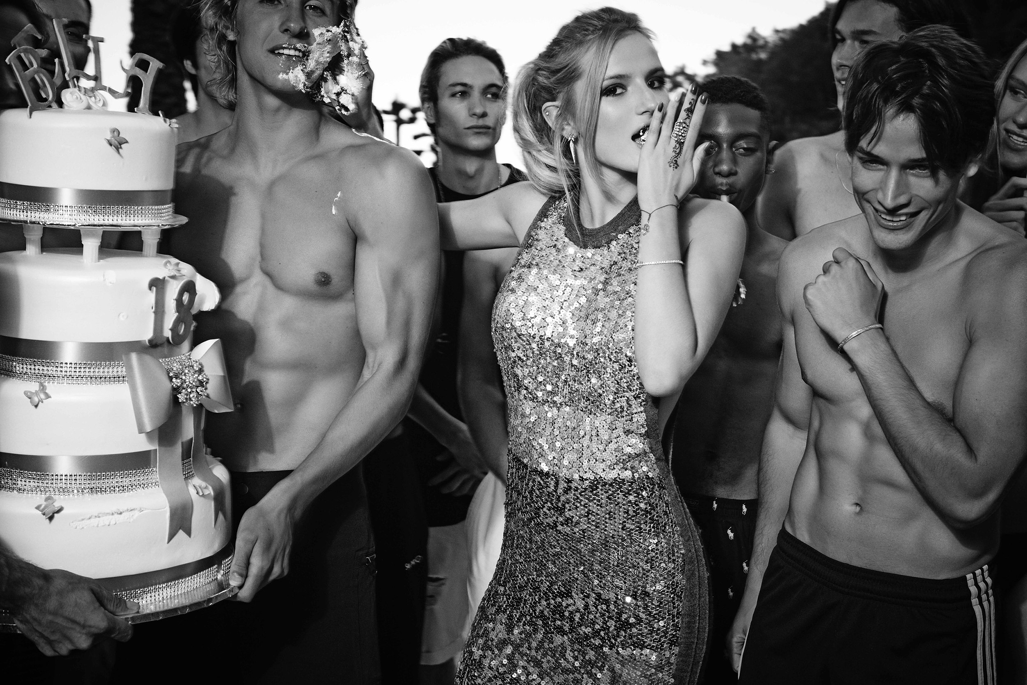 Bella Thorne Photo 530 Of 1635 Pics Wallpaper Photo 798316 Theplace2