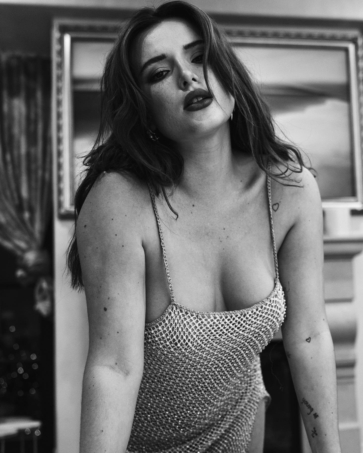 Bella Thorne Photo Gallery Page 16 Theplace