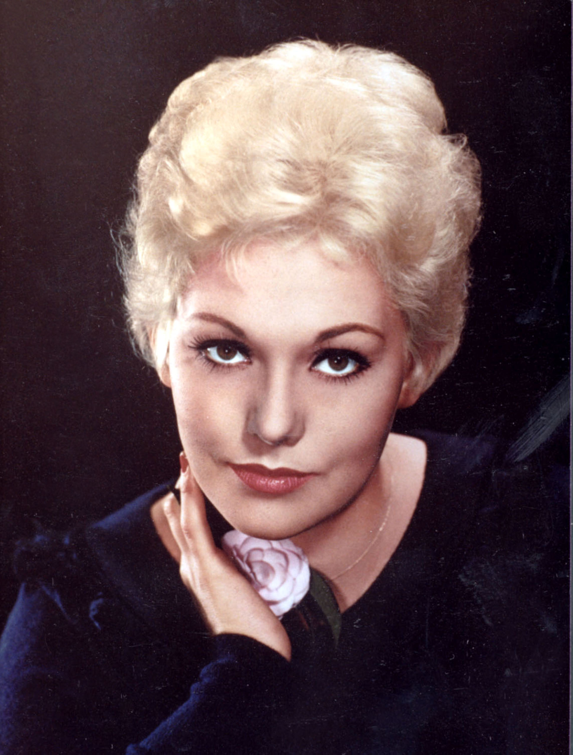 Kim Novak Photo 82 Of 90 Pics Wallpaper Photo 573105 Theplace2