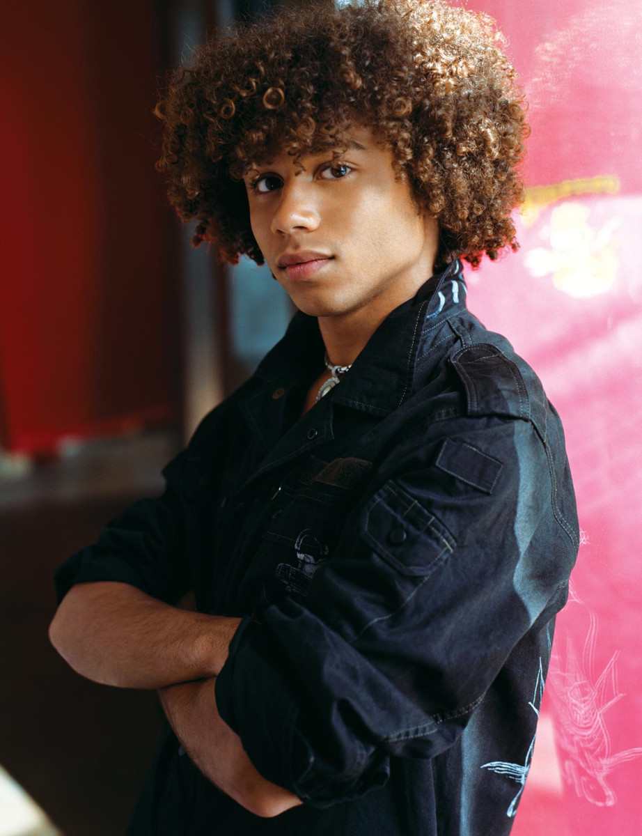 Corbin Bleu Photo 11 Of 18 Pics Wallpaper Photo 237907 Theplace2