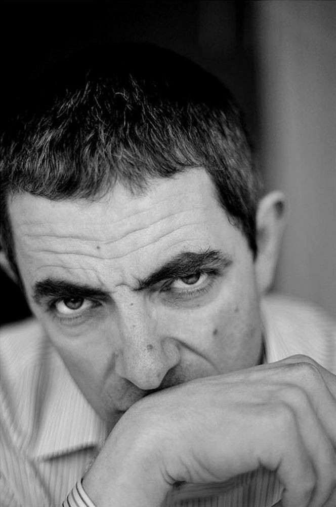 Rowan Atkinson Photo 29 Of 61 Pics Wallpaper Photo 377935 Theplace2